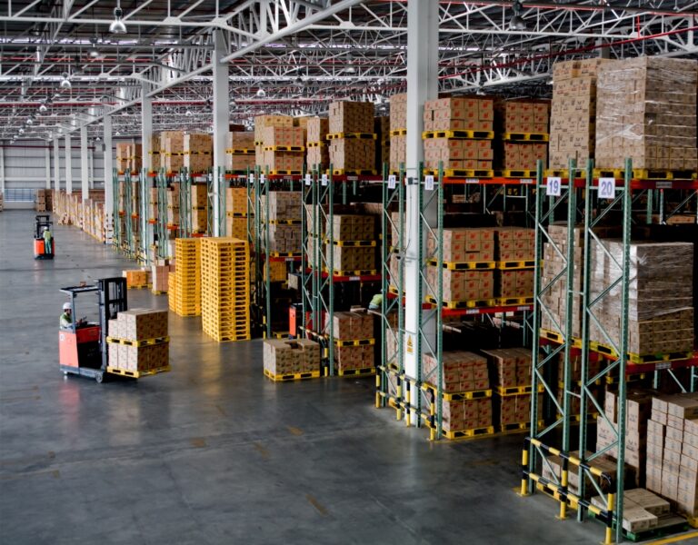 אחסנה וניהול מלאי - LogistiCare